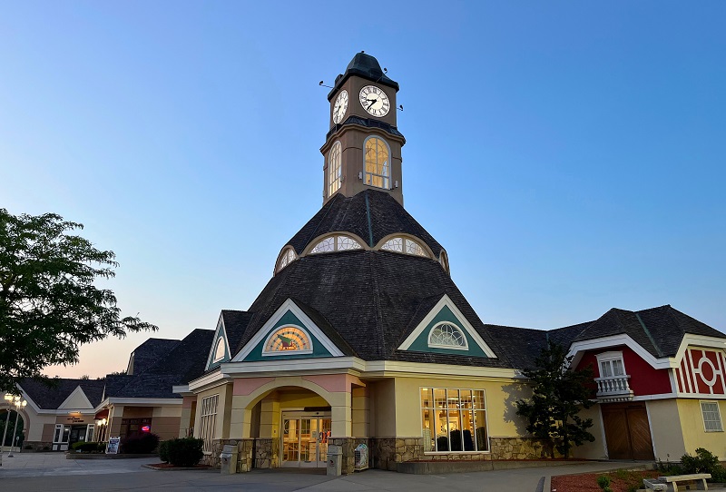 $13M+ Wins Christmas Tree Shops Plaza; Boston Realty Advisors Brokers ...